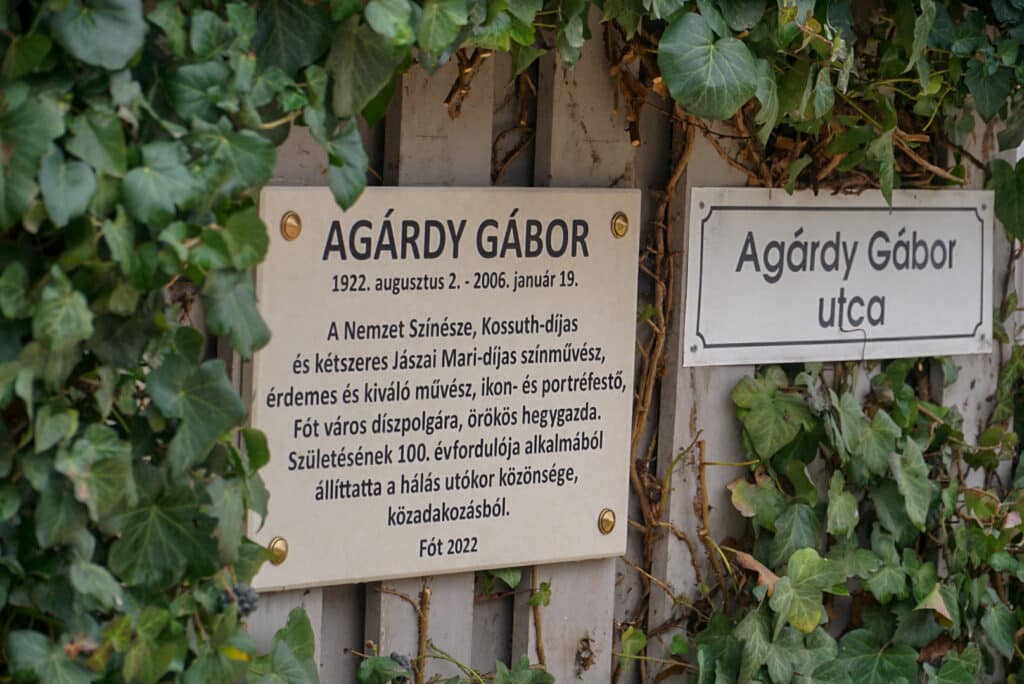 Agárdy Gábor emléktábla Fóton - Pest vármegyei mustra